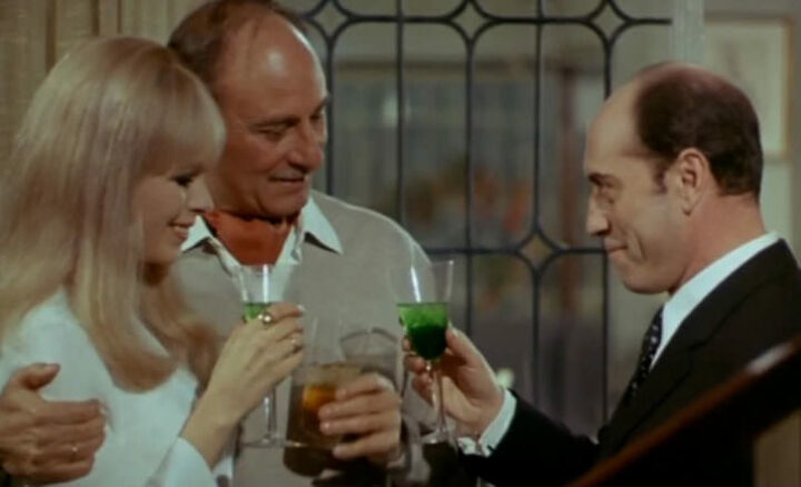 “Peppermint Frappé” - Saura's Drink with a Taste of Spain - Filmy, Kino ...